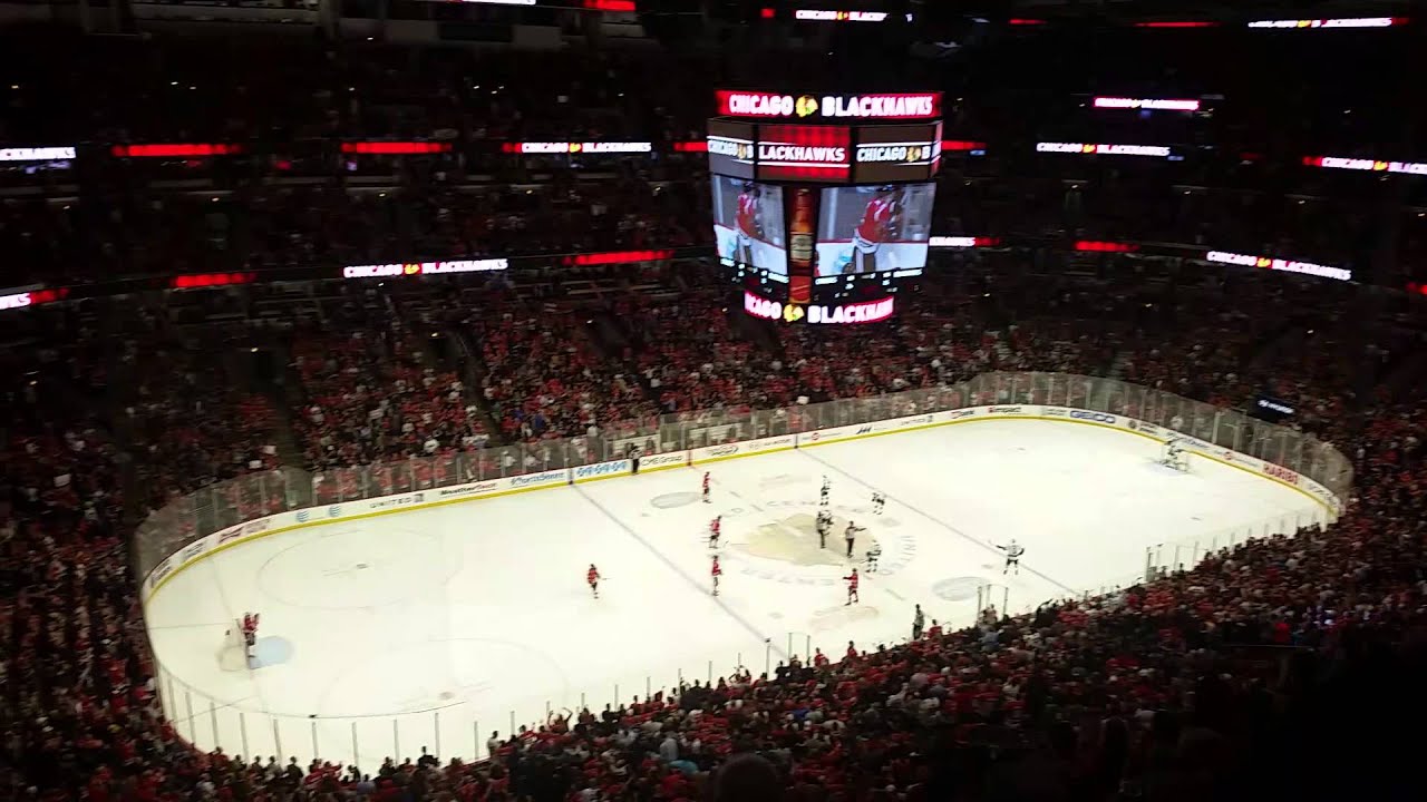 Blackhawks Score Goal vs. Canucks - YouTube