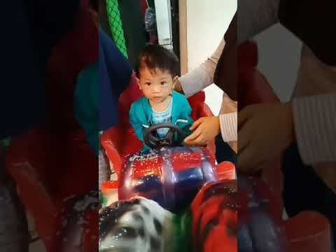 Diajak Tante main ke mall