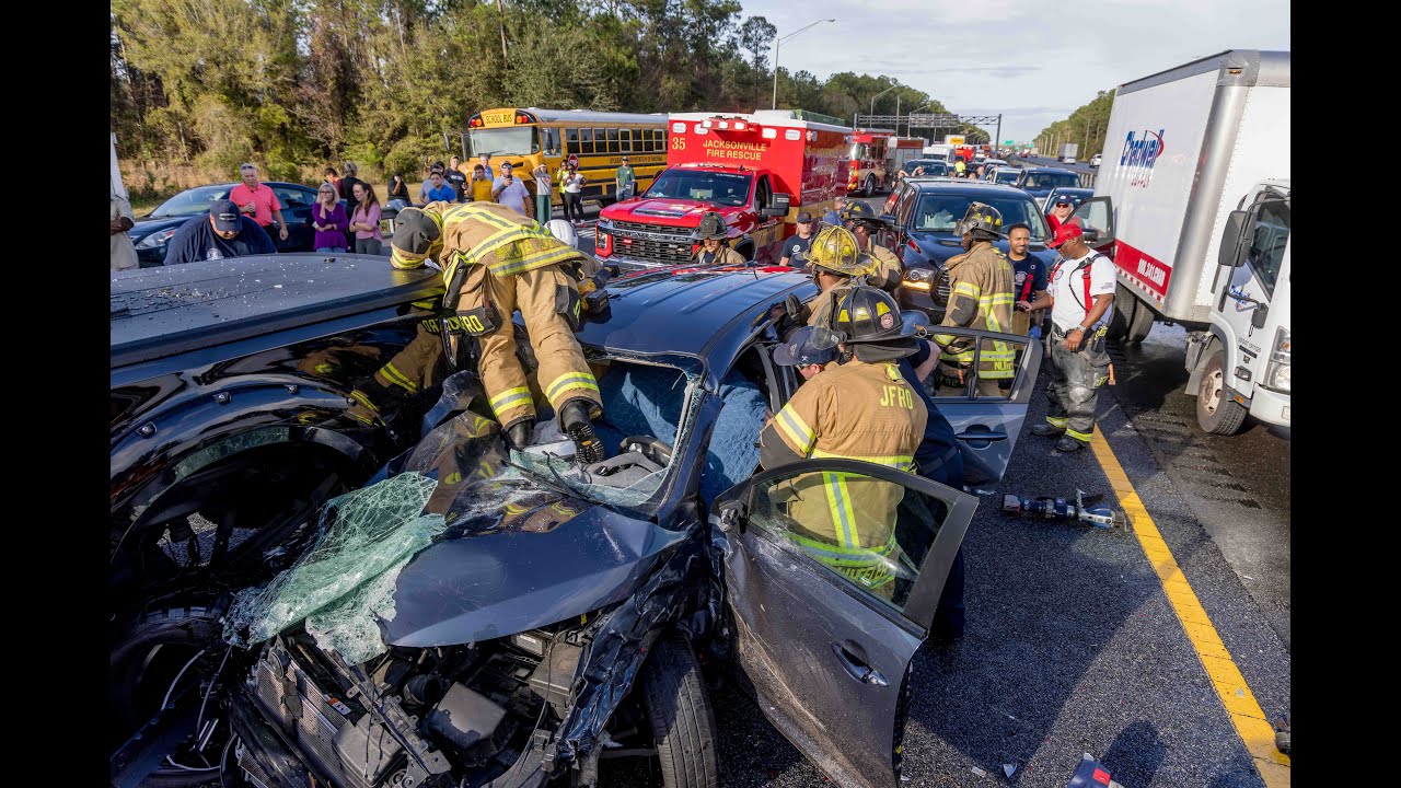 Jacksonville Fire Rescue Department responds to a 50 car pileup with 2 ...