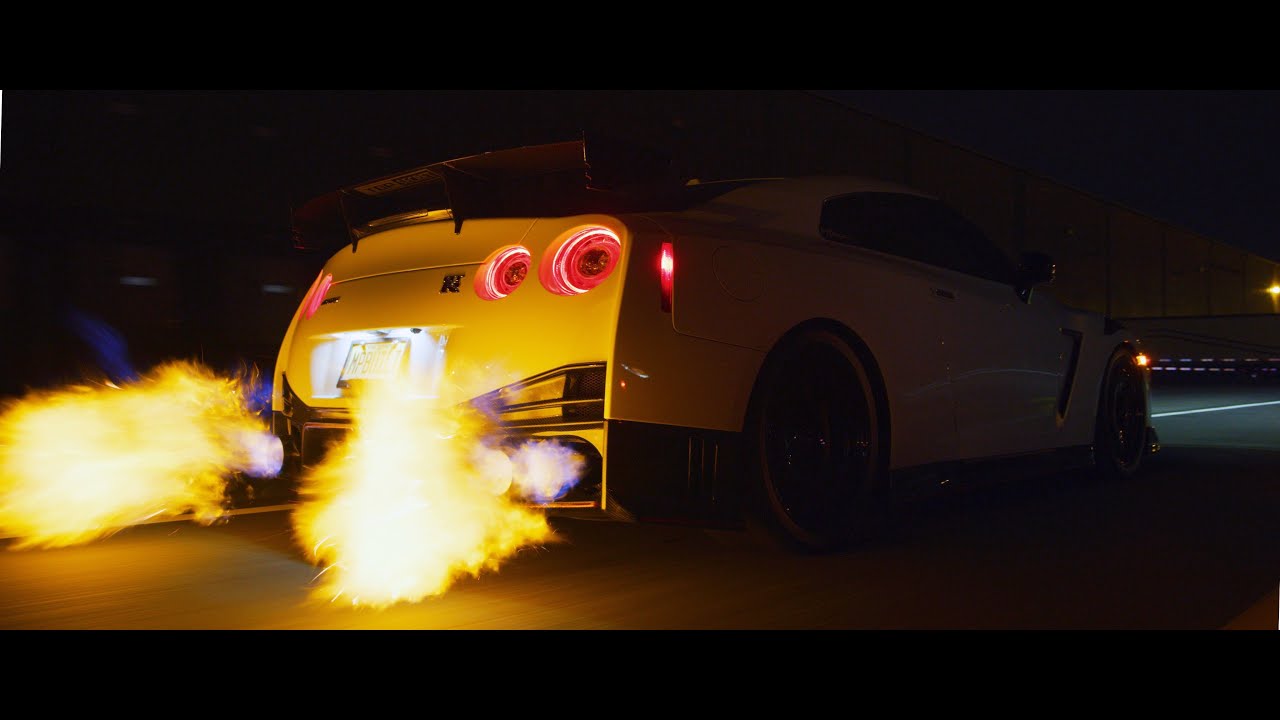 Flame Spitting Nissan R35 GTR NISMO (4K) - YouTube