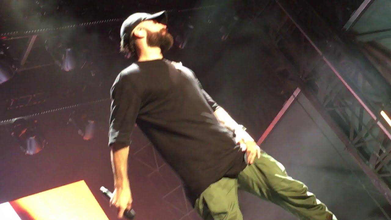 Sam Hunt - Body Like A Back Road - YouTube