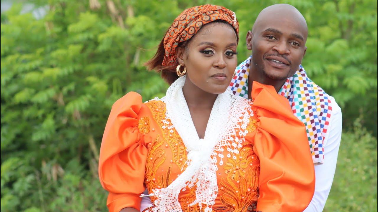 Amalobolo noMembeso ka Makhosi eMlazi kwaJ - YouTube