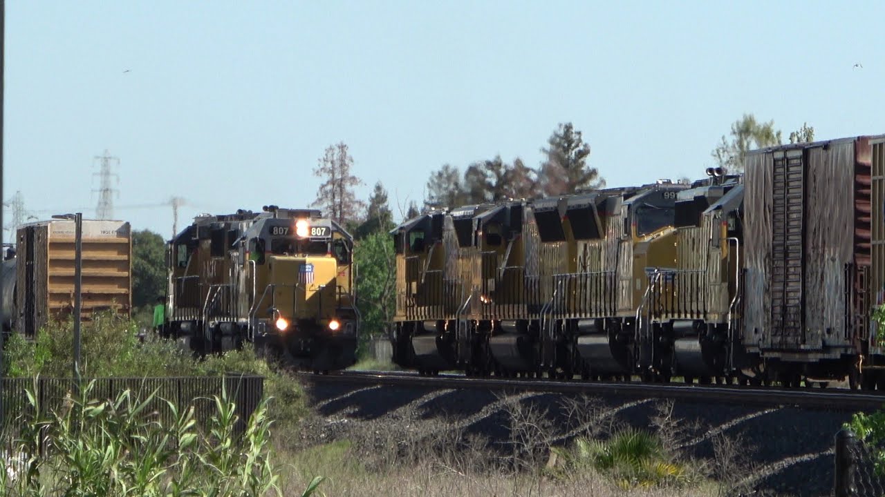 UP 9920 Stockton Turn Meets UP 807 Folsom Turn, Light Rails On Brighton ...