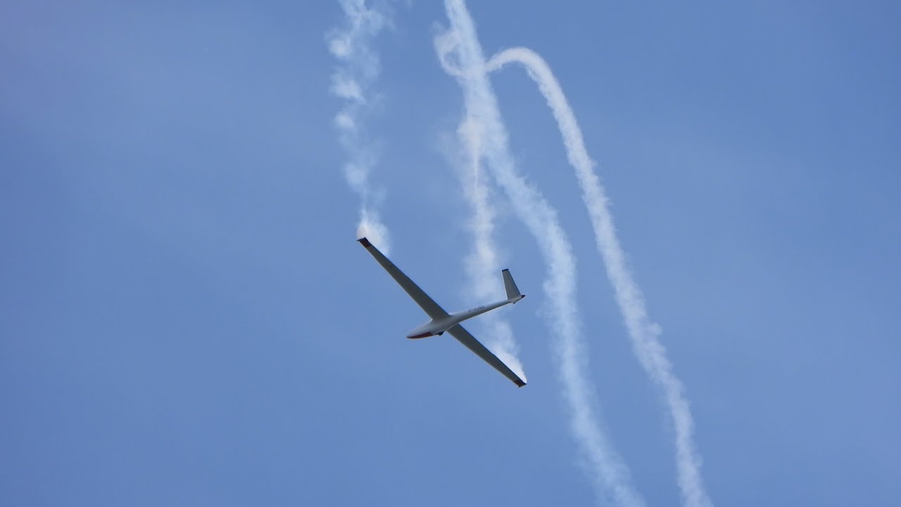 Manfred Radius Aerobatic Sailplane Volaria 2022 Sunday - YouTube