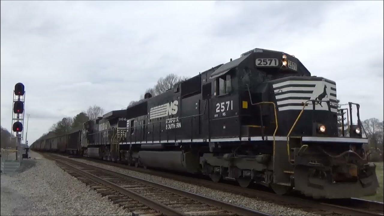NS 2571 (EMD SD70) leads NS 822 in Chesapeake, VA (2/17/18) - YouTube