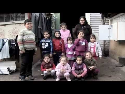 Slum Stories: Italy - Life of a Roma family in Rome. - YouTube