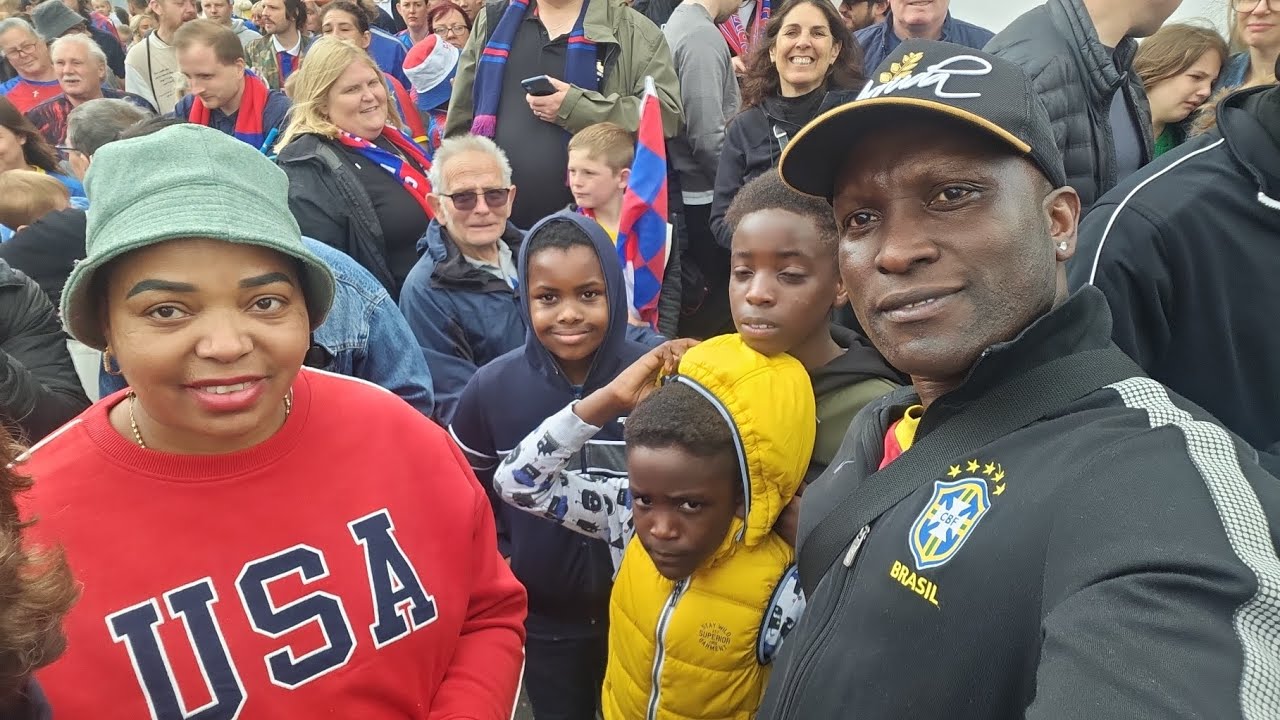 CRYSTAL PALACE VICTORY PARADE 26/5/25 @BOBBYPROMOZUK - YouTube