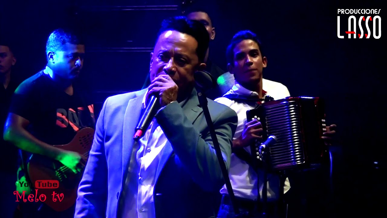 Roberto Calderon (En vivo)Esta Es Mi Historia,Lo MAS bONITO-- Buitrago ...