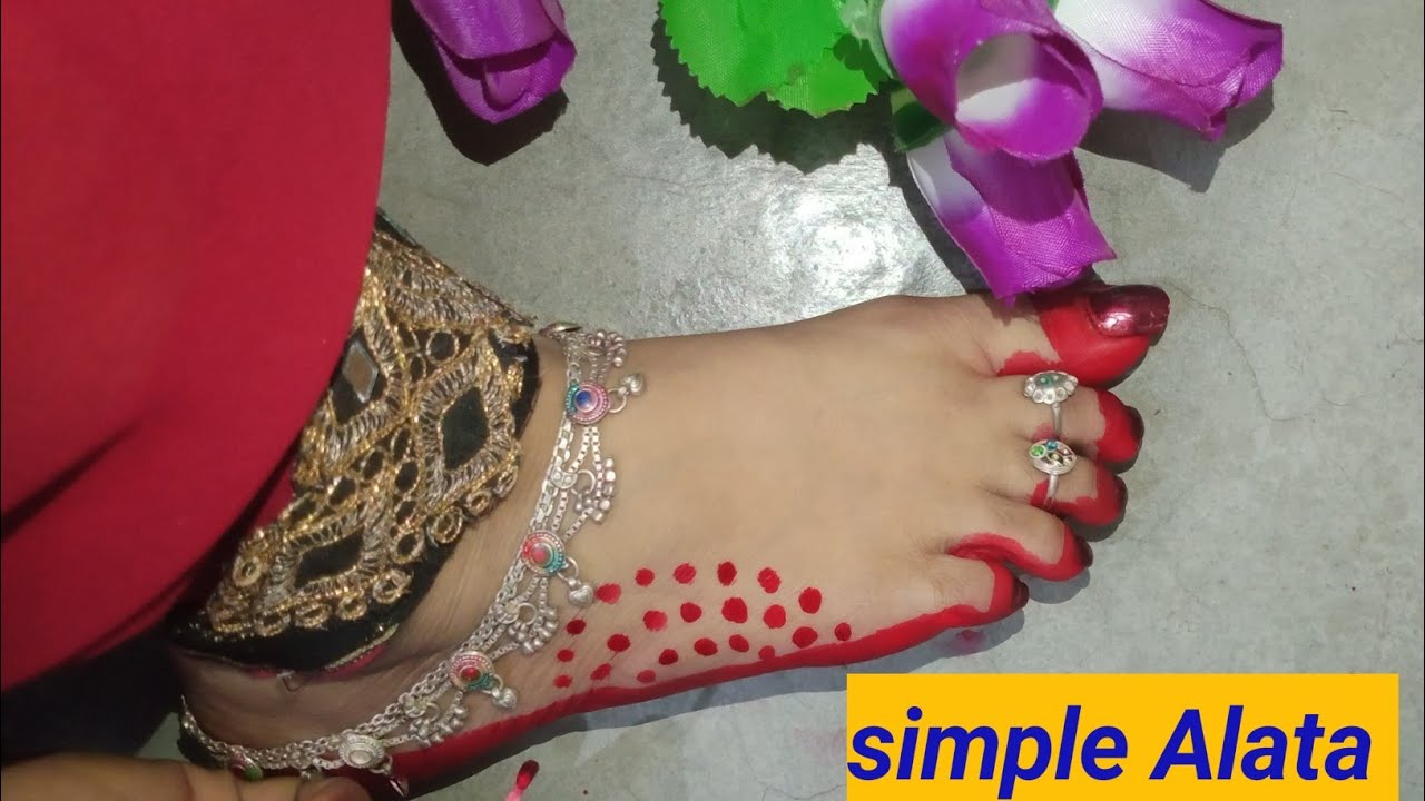 simple alta design on feet // simple alta kaise lagaye //Alta kaise ...