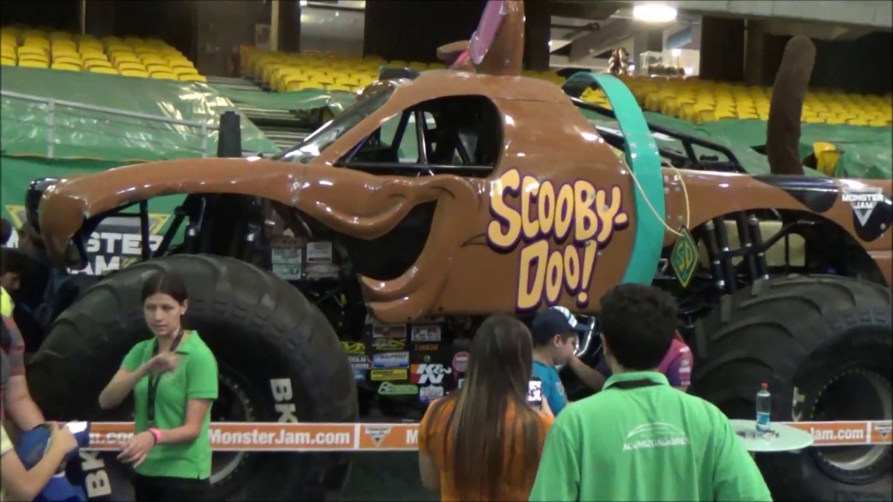 Monster Jam Chile #1 Pit Party - YouTube