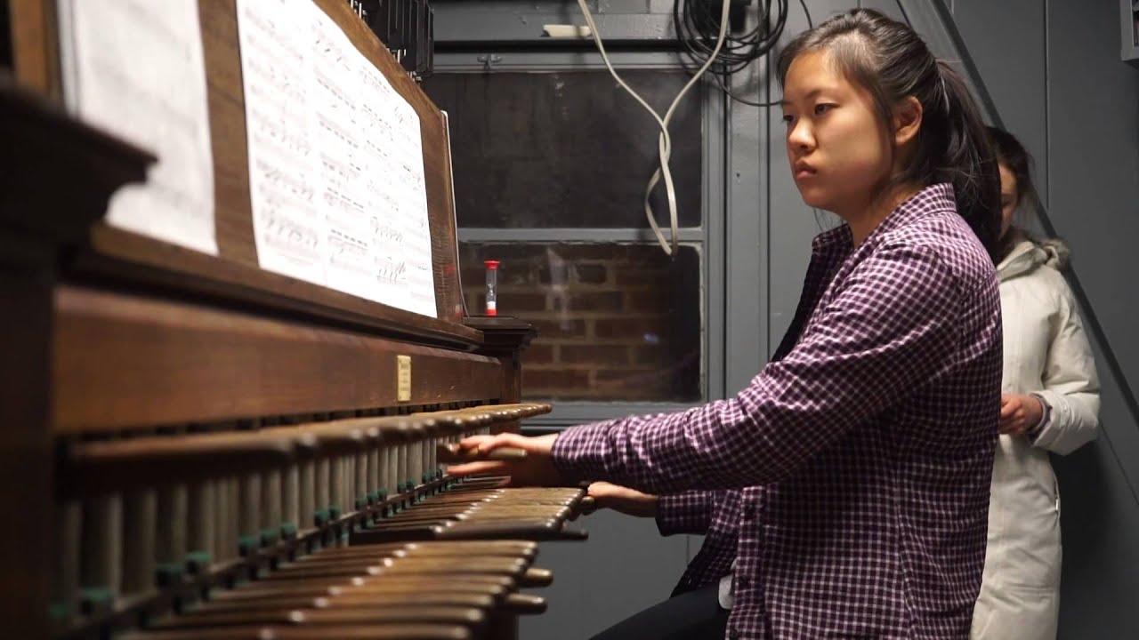 Yale Carillon | Sicilienne (Barnes) - YouTube
