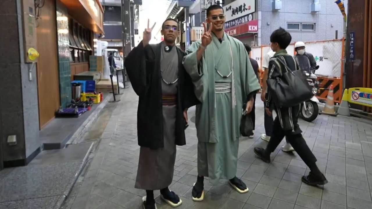 N3on Wears Japan Tradational Dress 😆🤣Also Calls Juice Wrld Manager ...