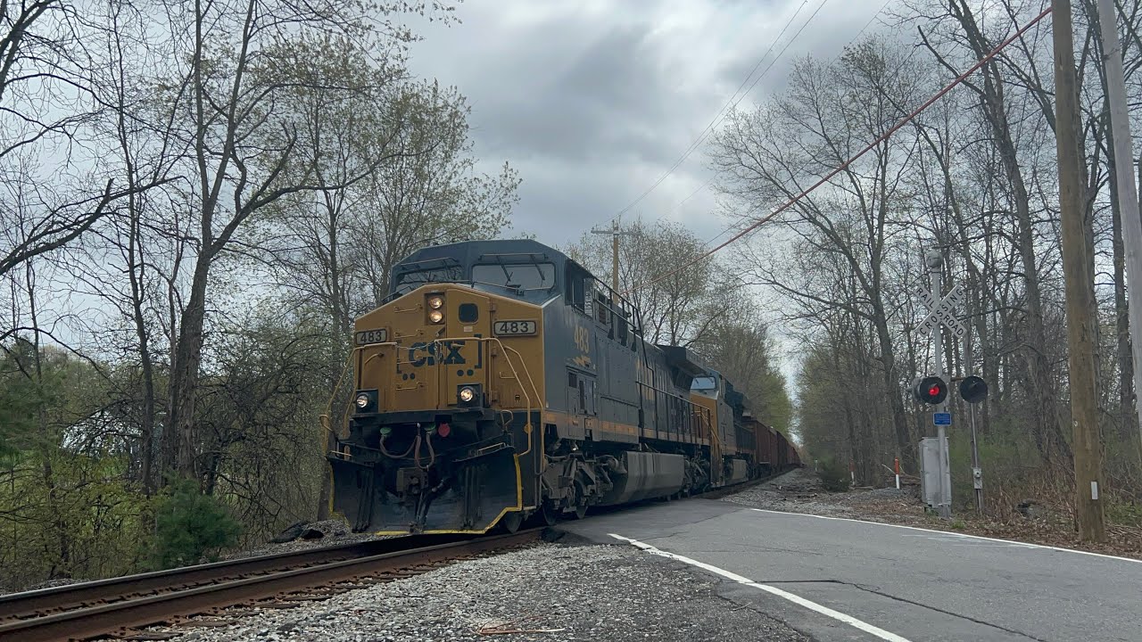 Railfanning around Ayer featuring CSX W080! - YouTube