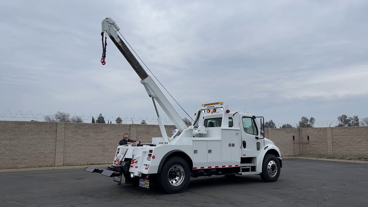 2005 Freightliner M2 Century 716 Wrecker Tow Truck for Sale - YouTube