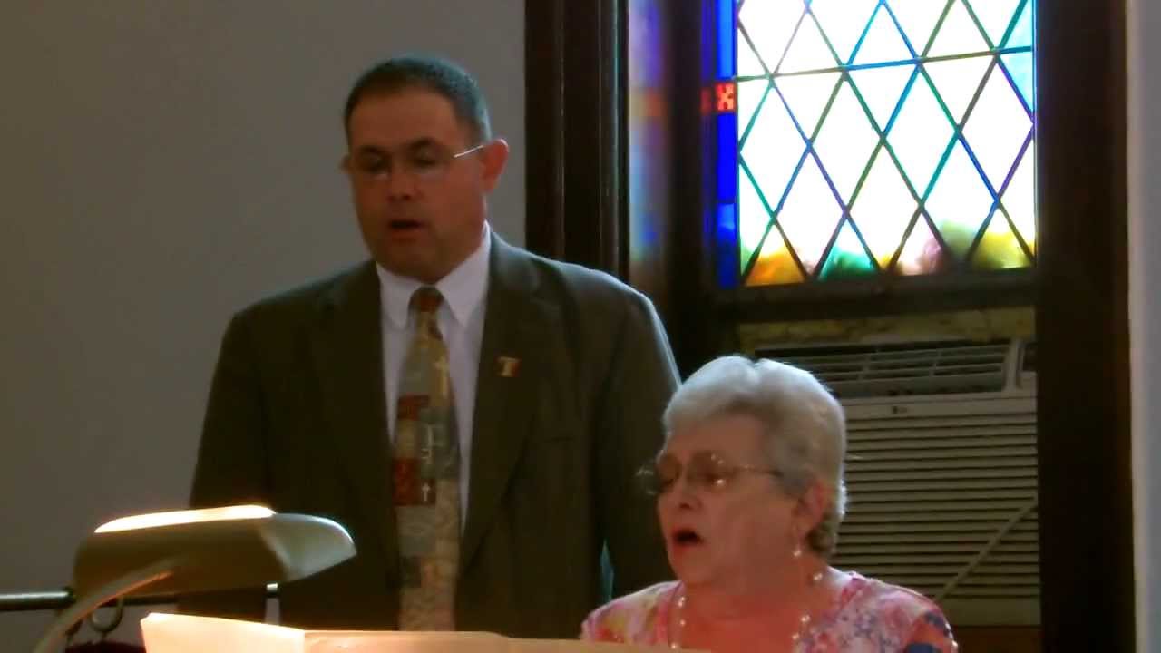 PASTOR TOM NICHOLS & HIS MOTHER SHARON SING - YouTube