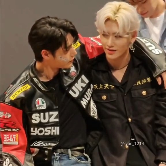 Jiwoong is shy when he is with Ricky #minamz #kimjiwoong #ricky - YouTube