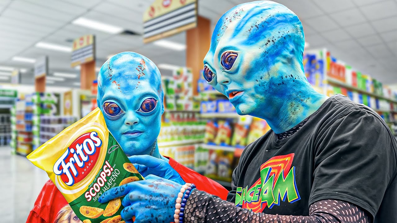 Aliens visit a human grocery store - YouTube