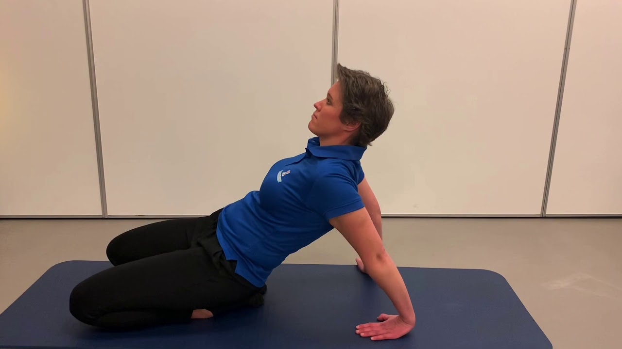 Stretch oefening voorzijde heup - YouTube
