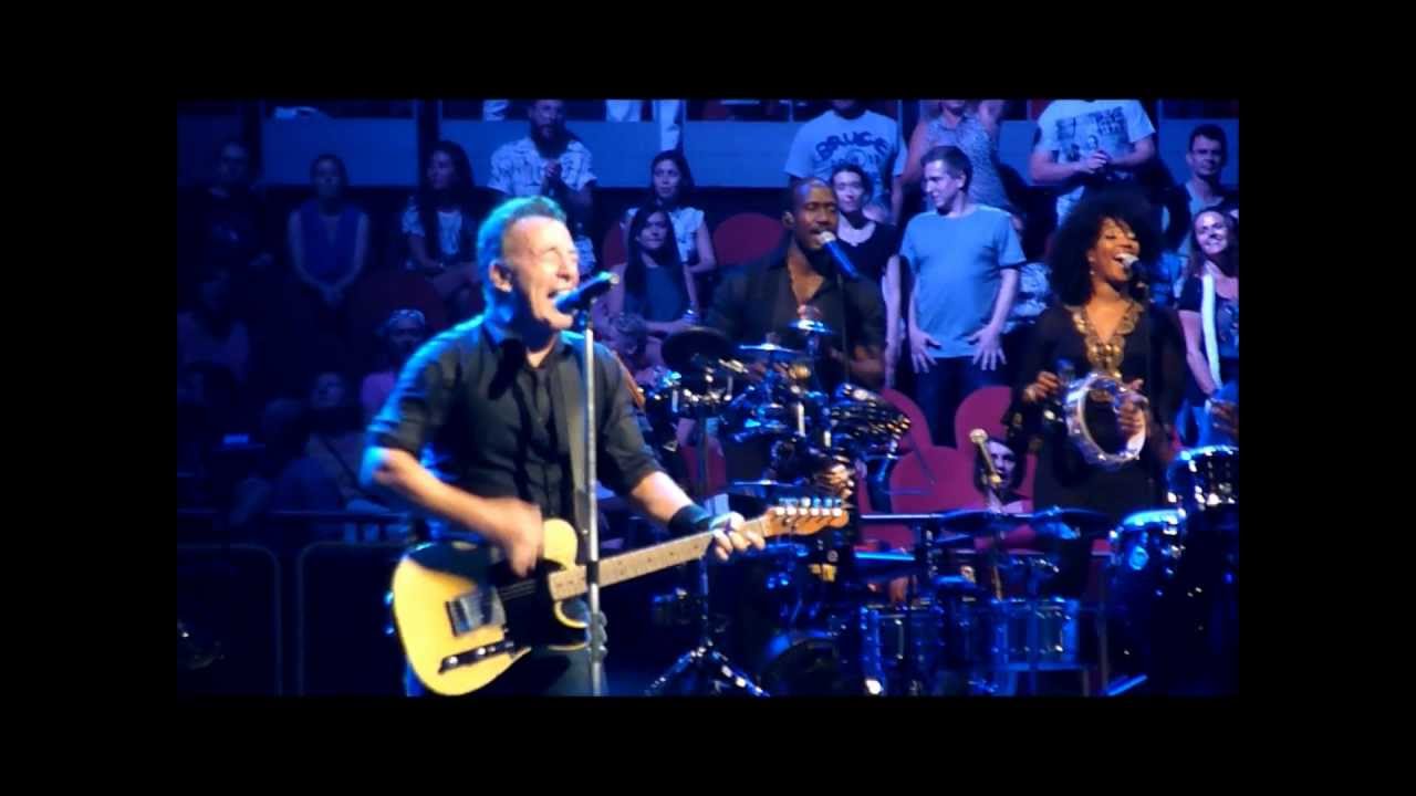 Trapped - Bruce Springsteen - Allphones Arena - 22-03-2013 - YouTube