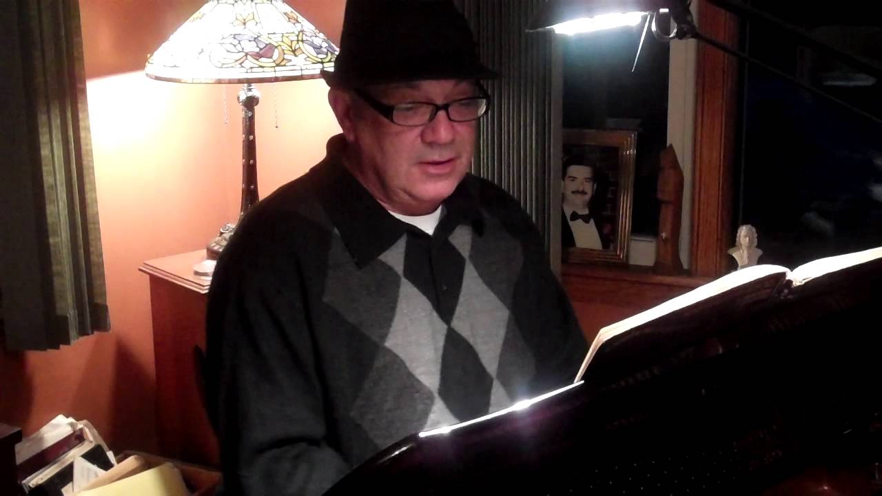 Brian Durkin performs Hoagy Carmichael's, "Two Sleepy People" - YouTube