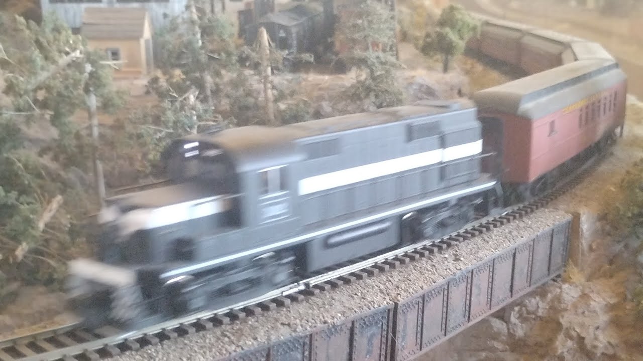 TC MODEL TRAIN - YouTube