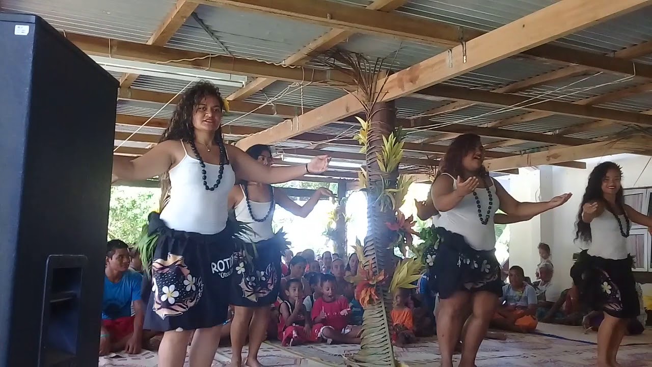 Rotuman Girls doing some moves. Tieri Dance group - YouTube