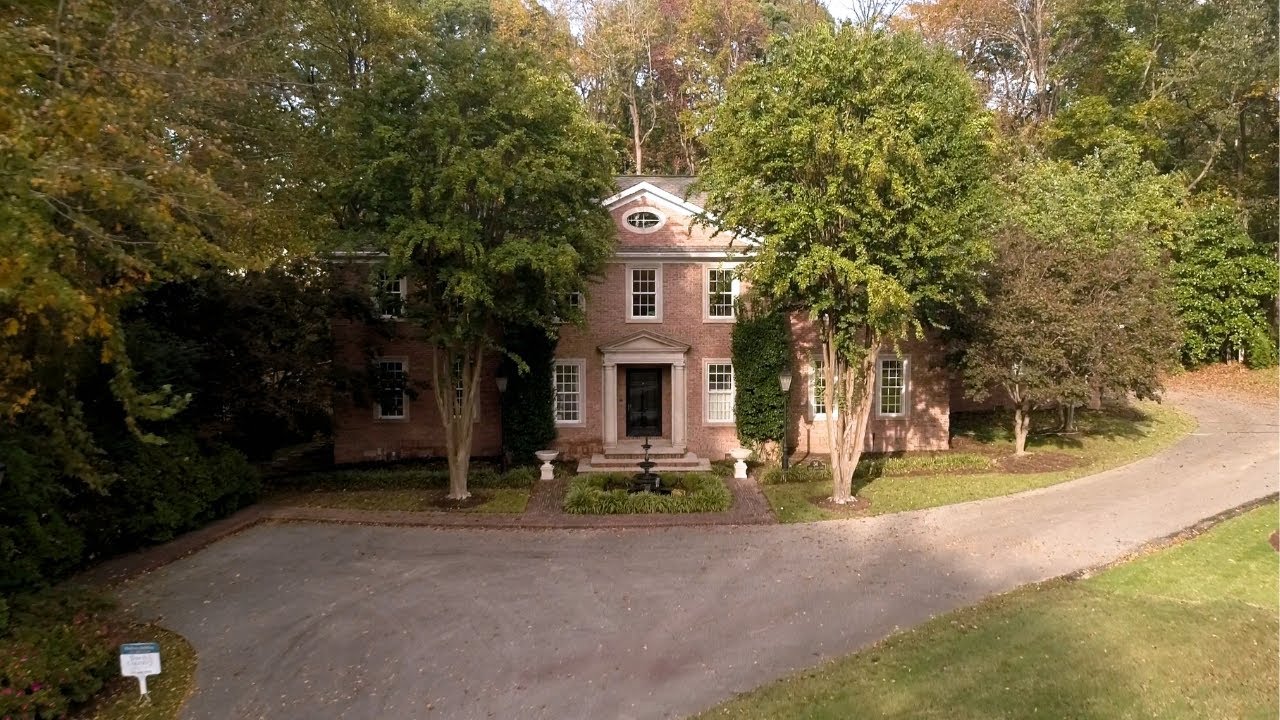 Inside This LUXURY Tennessee Estate | Jackson, Tennessee - YouTube
