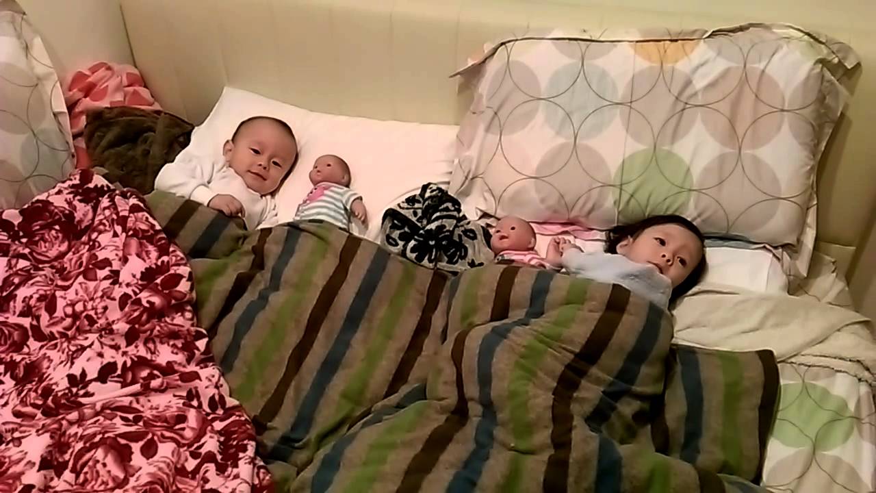 L&H, 2016/1/22 pretend to sleep - YouTube