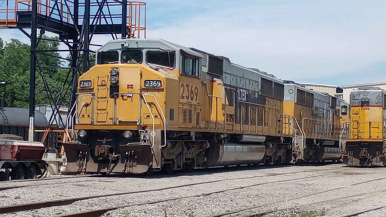 Ex UP SD60Ms and I&O SD40s sit at the IORY yard in Norwood OH - YouTube