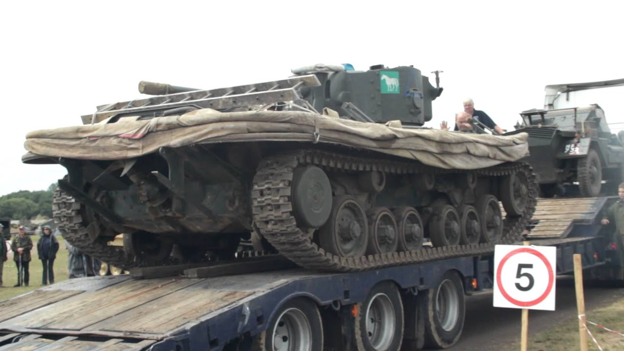 Valentine DD tank at the 2011 War & Peace Show - YouTube