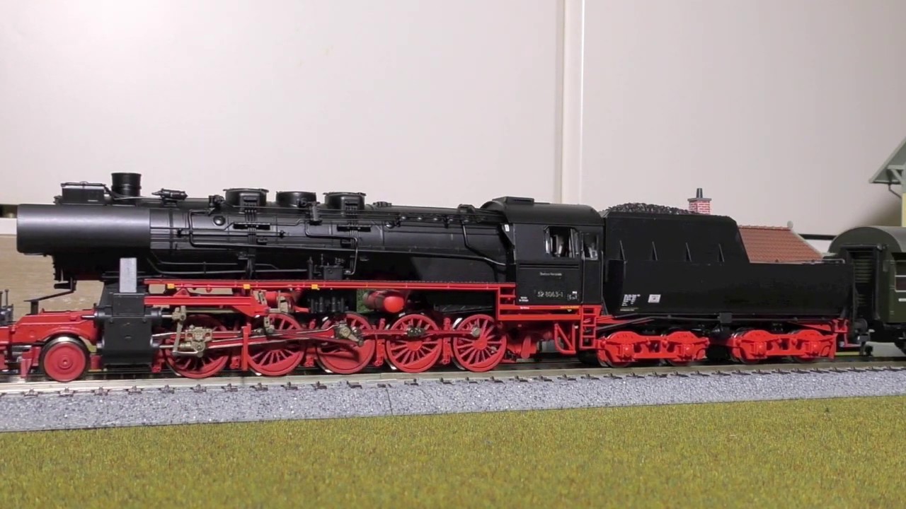ROCO 62185 DR 52 8063 1 DCC Sound - YouTube