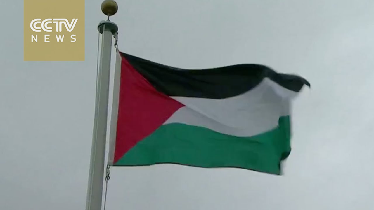 Palestinian flag raised at UN for first time - YouTube