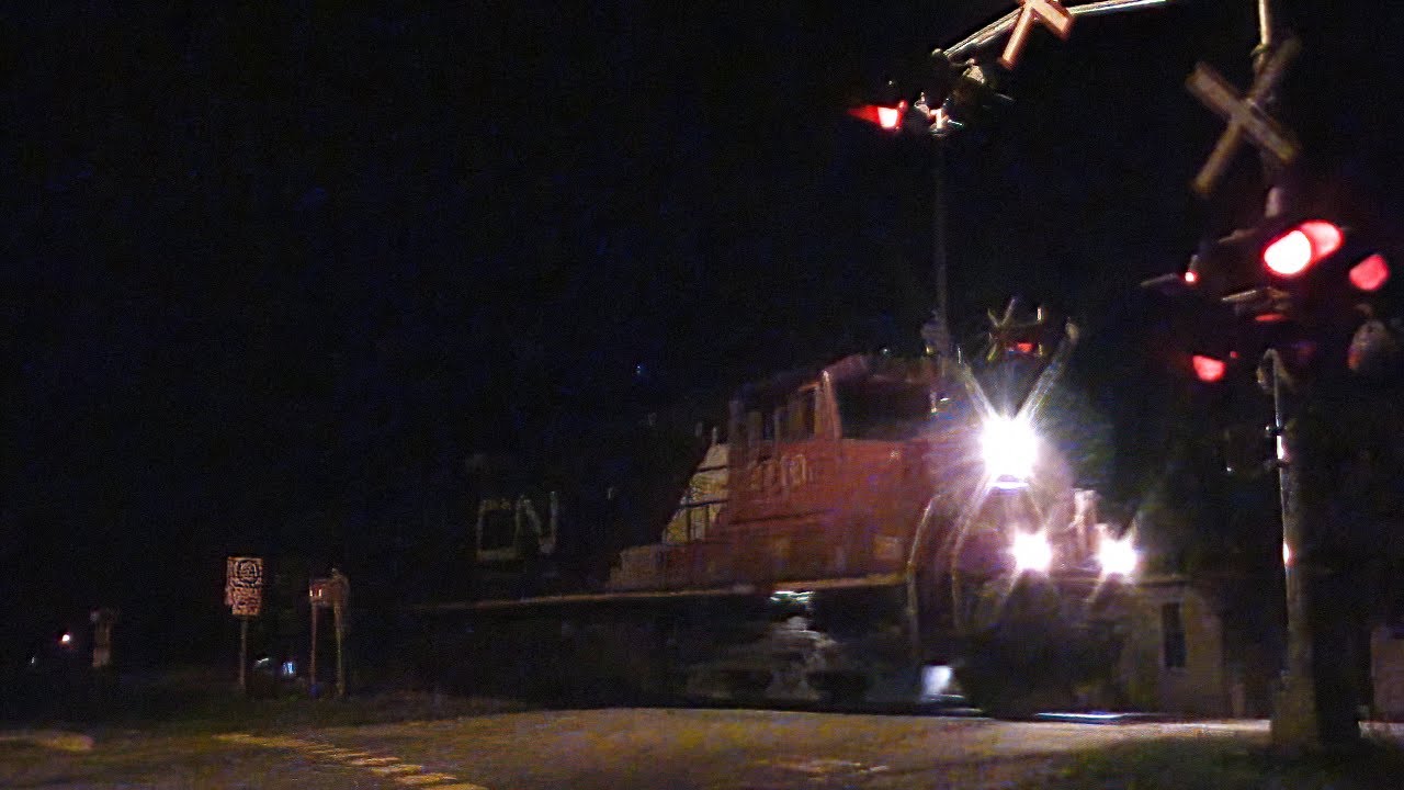 CN 588:SB avec IC 2710 & NS 4470 & 8162 a Desbiens/Qc 18 septembre 2022 ...