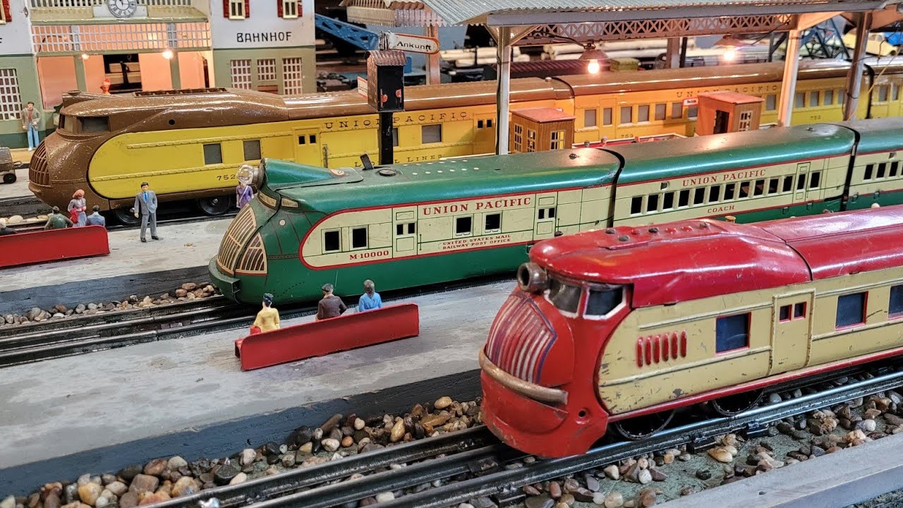 CLASSIC TINPLATE STREAMLINE M 10000 TRAINS 0 GAUGE - YouTube