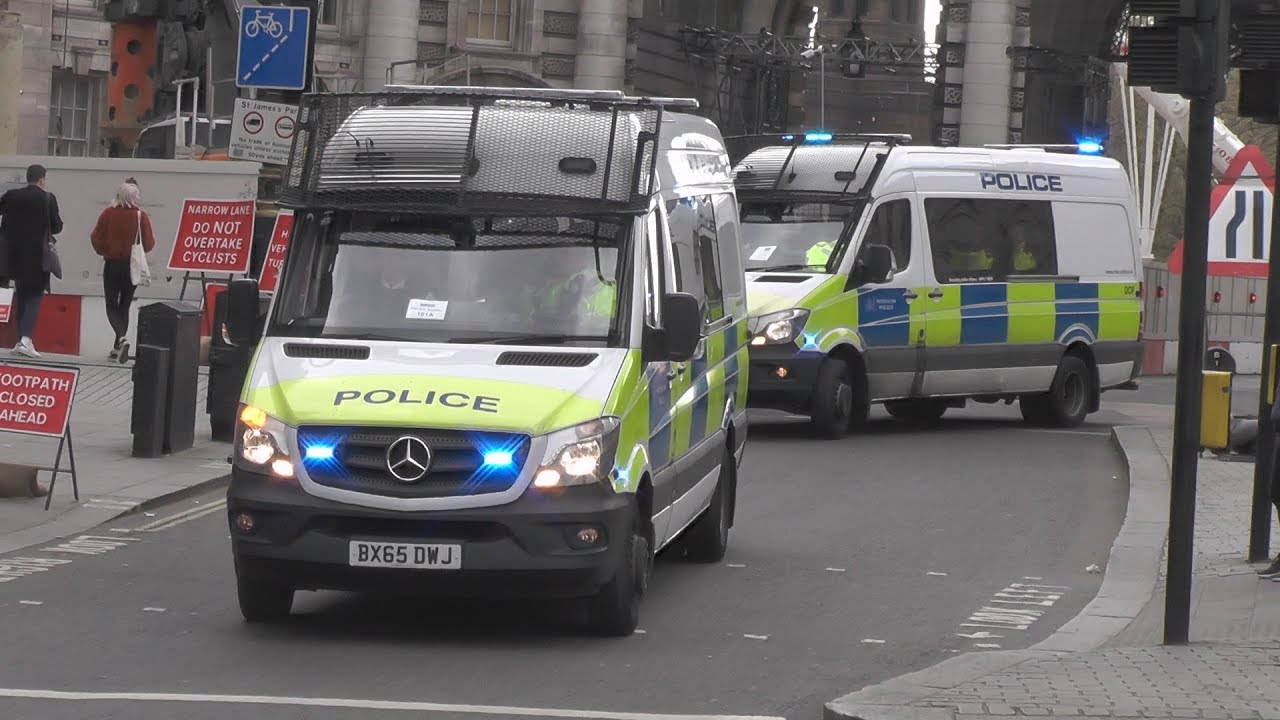 (Convoy) Police Vans Metropolitan Police responding during protest in ...