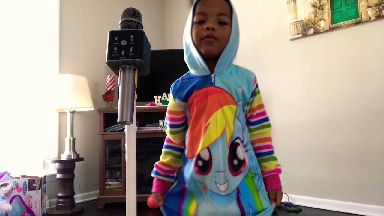 Kayden loves her rainbow 🌈 dash pajamas! - YouTube