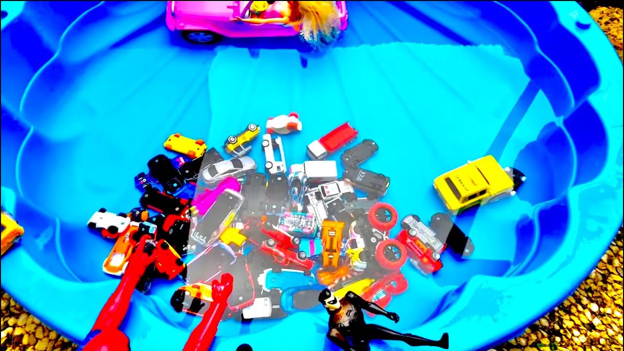 Cars Falling into the Water Pool - Colorful Cars, Fun, and Exciting ...