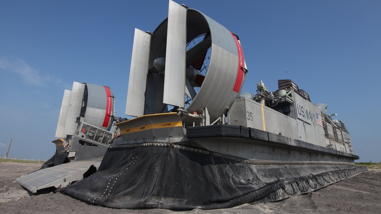 Piloting a military assault hovercraft (LCAC) - YouTube