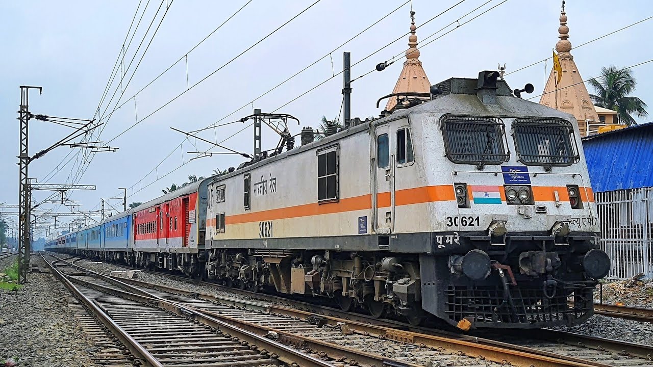 Back To Back 130km/h attack of LHB Trains | Danapur, Pratap, Shatabdi ...