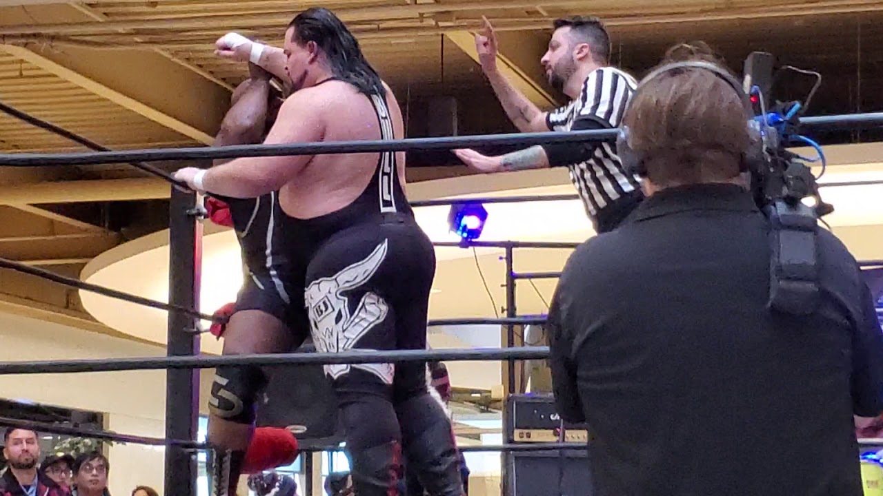 Corey Dillinger v Bull James - YouTube