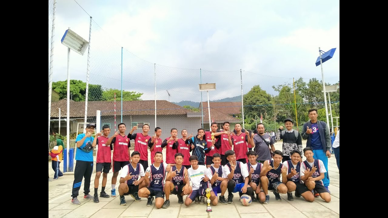 JUARA 1 LOMBA BOLA VOLI - MTs NU NGANTANG - BAPOPSI KEC. NGANTANG ...