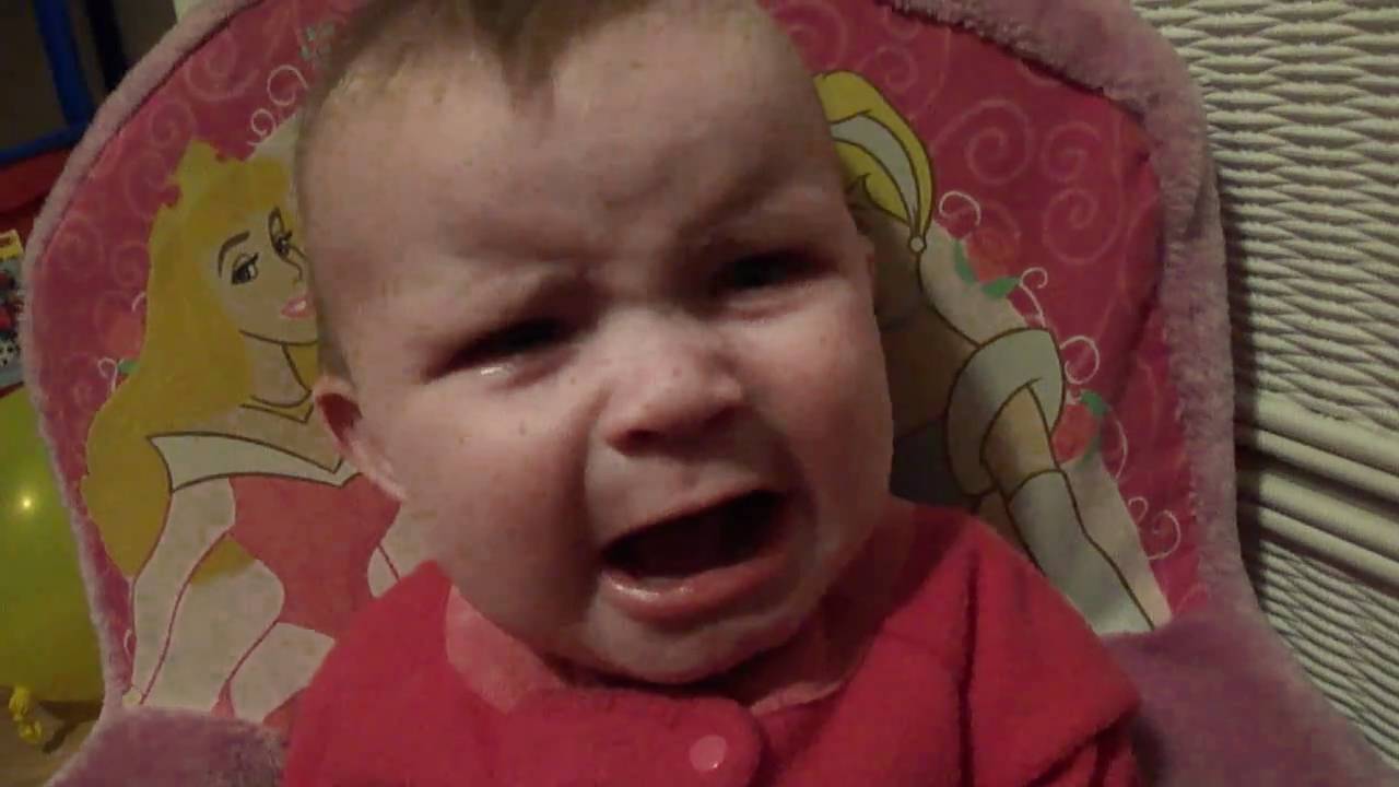 mom scaring the baby- Shaylabrooke - YouTube