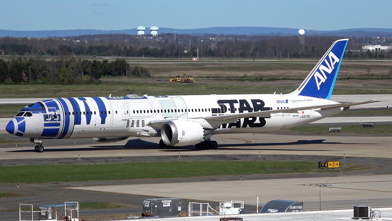 ANA Star Wars R2-D2 Livery Boeing 787-9 Dreamliner JA873A Dulles ...
