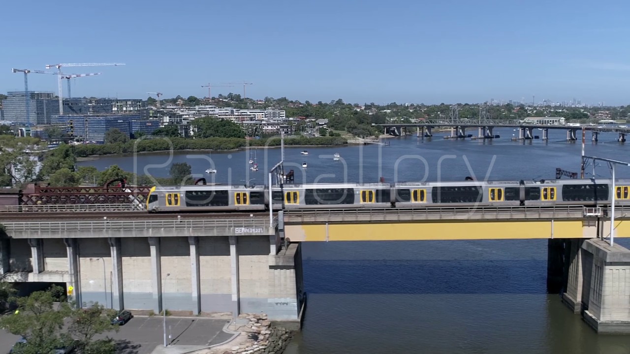 NSW TrainLink | OSCAR H set | Meadowbank | RailGallery_20170209_011 ...