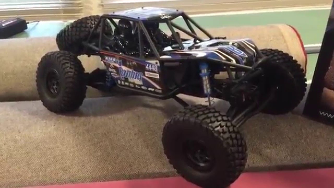 NEW AXIAL RR10 BOMBER FIRST RUN - YouTube