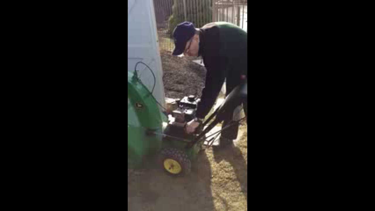 Starting the John Deere TRS 24 Snowblower - YouTube