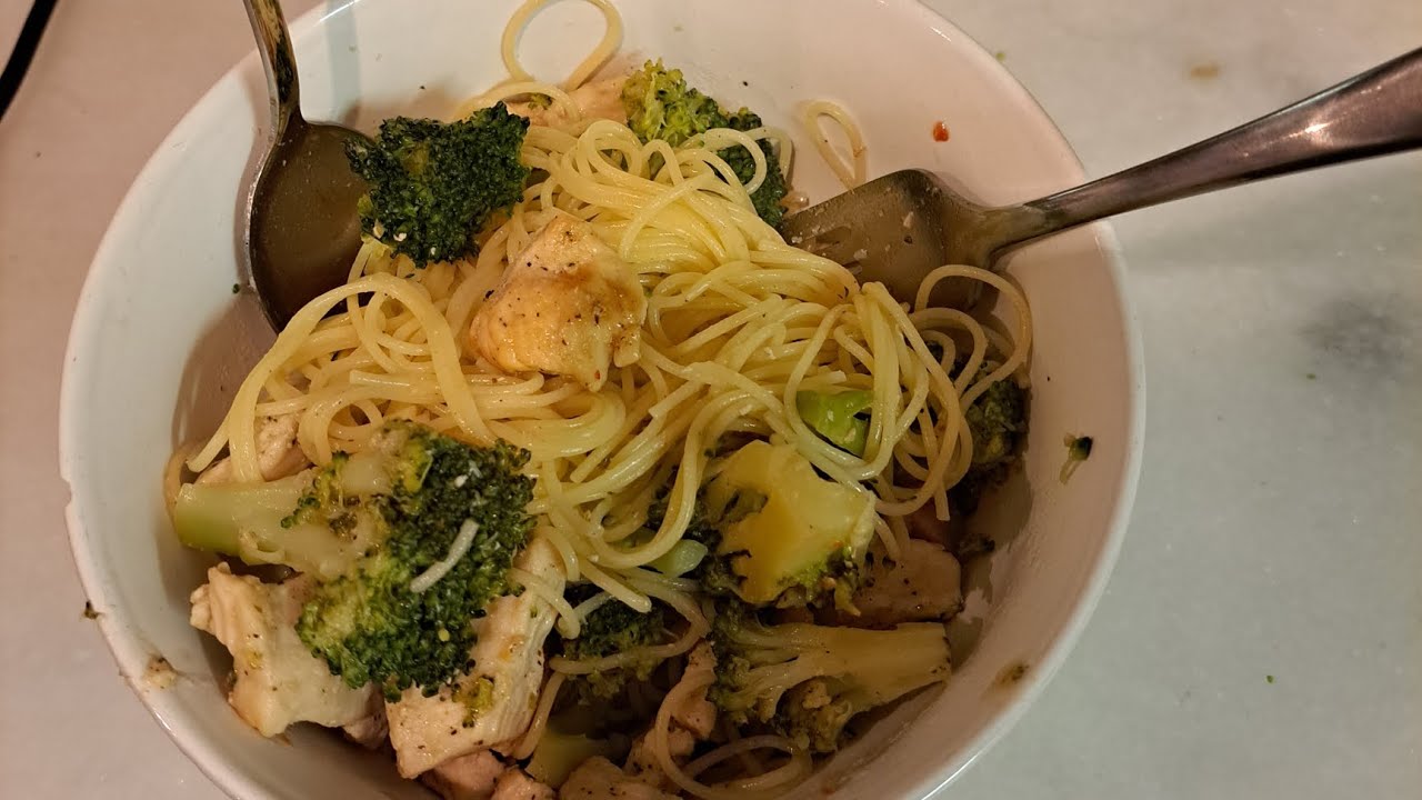 Cooking With Argo chicken and pasta $roadkingargo - YouTube