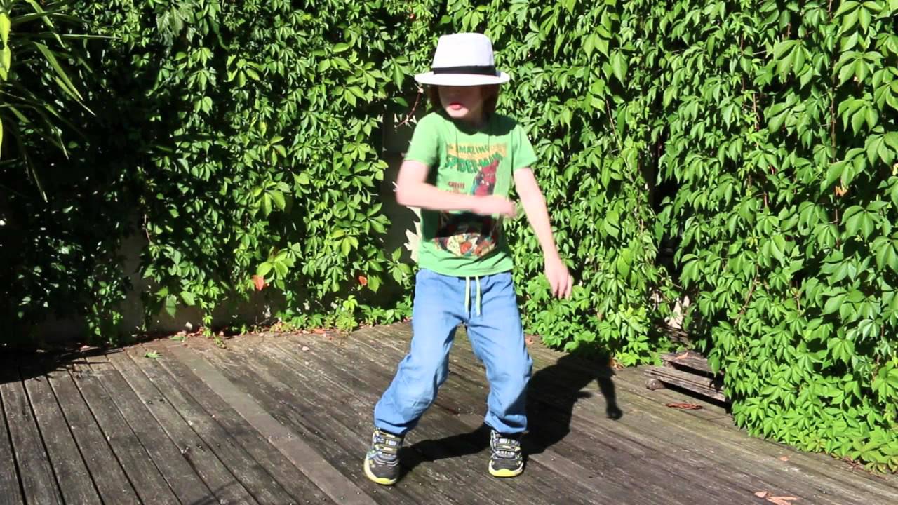 spooky scary skeletons dance - YouTube