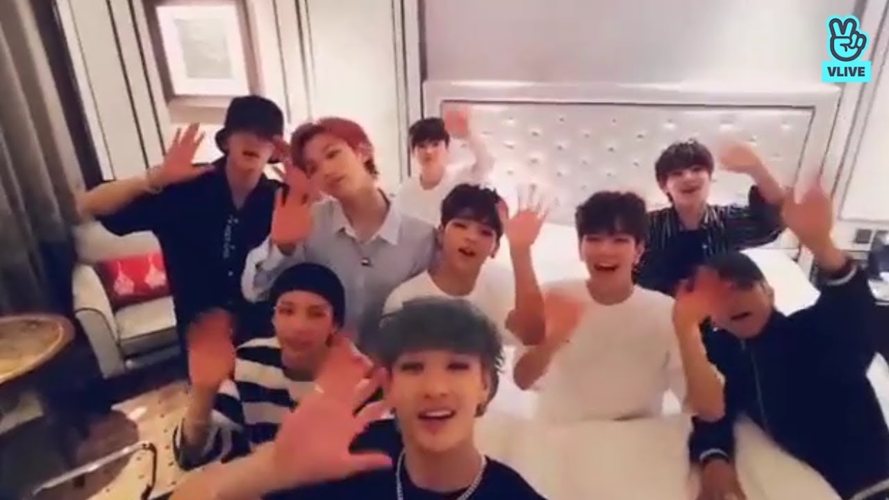 [V LIVE] Stray Kids - 일단 신발 벗고 슼둥이들의 문화(?)에 대해 알아보자 (Stray Kids’s hotel ...