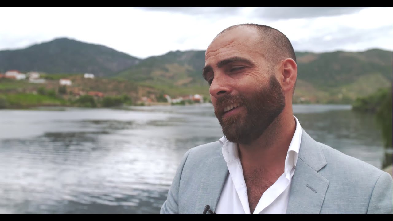 The Presidential Train Gourmet Experience Douro Valley - YouTube